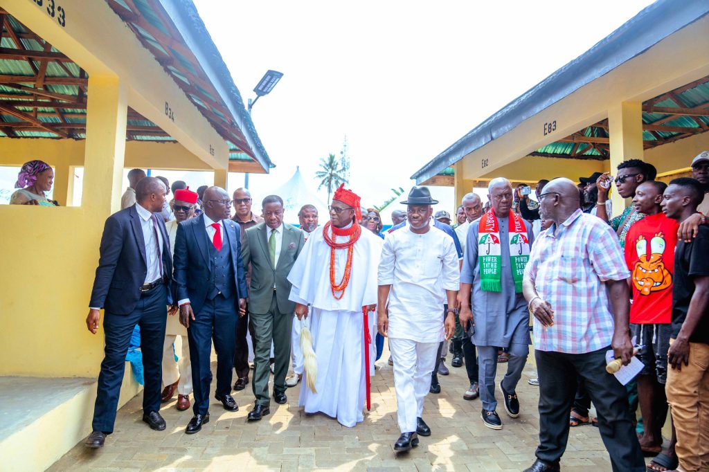Delta Speaker, Guwor inaugurates projects executed by Uvwie Local ...