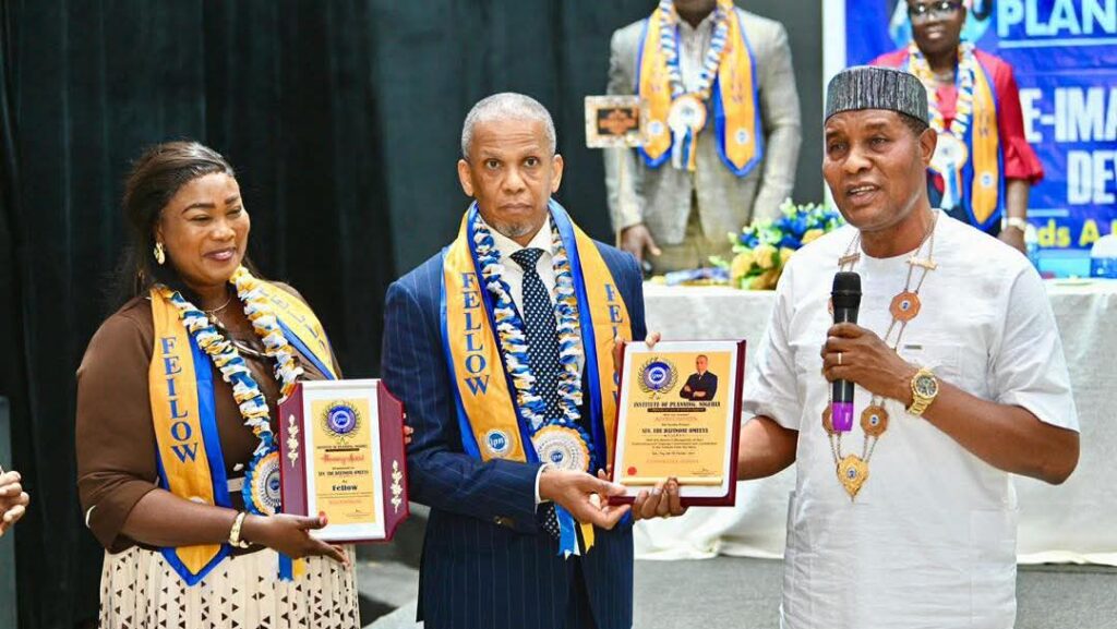 Senator Ede Dafinone Bags Fellowship of Institute of Planning, Nigeria ...